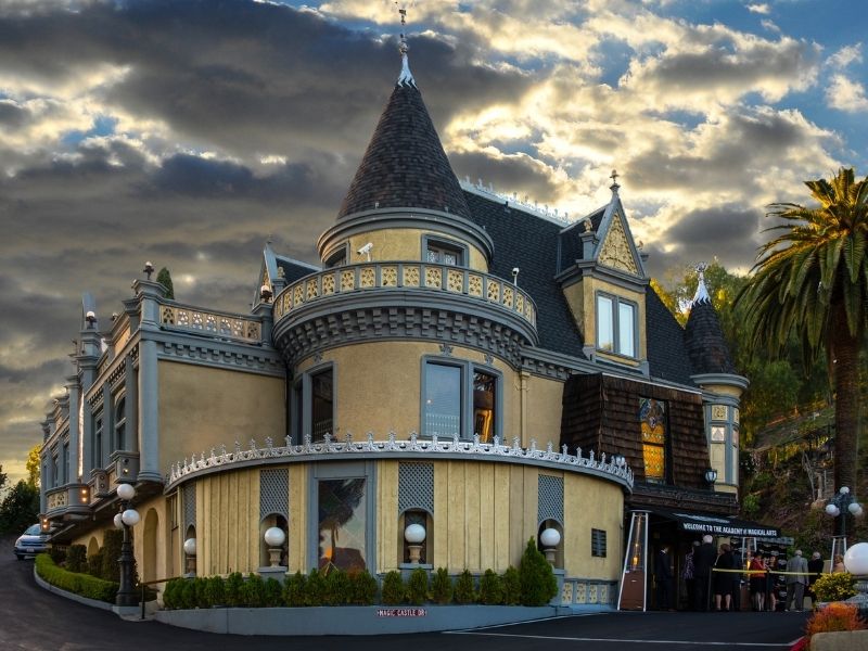Going Inside The Magic Castle – All Things Magic