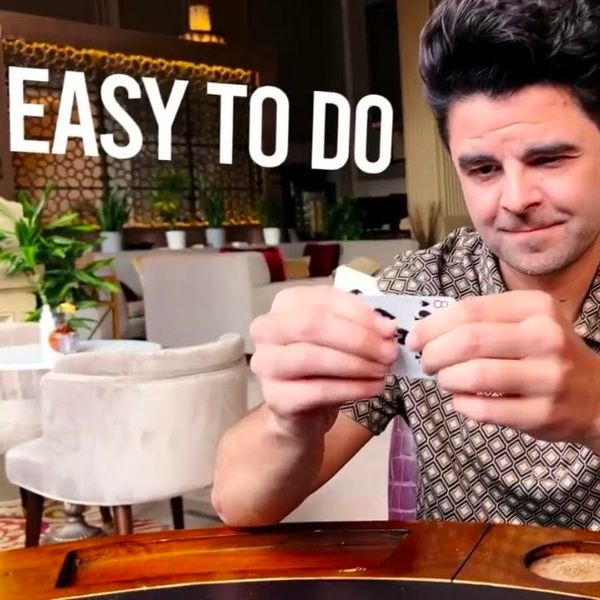 The Amazing Standing Card by Gaetan Bloom – All Things Magic